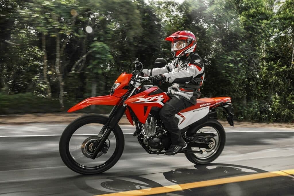 Honda XR 300L Tornado já está nas Lojas. Veja Preço, Fotos e Ficha Técnica