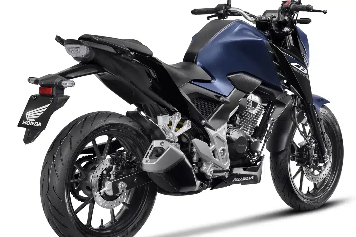Honda lança a CB 300F Twister 2025; Veja o novo preço e o que mudou!