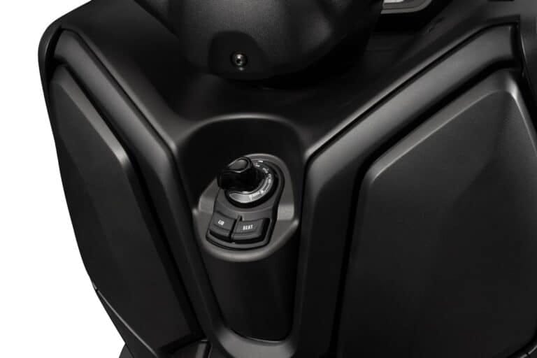 Yamaha XMax 250 2025 é Lançada com o Novo Visual "X". Veja as Mudanças ...